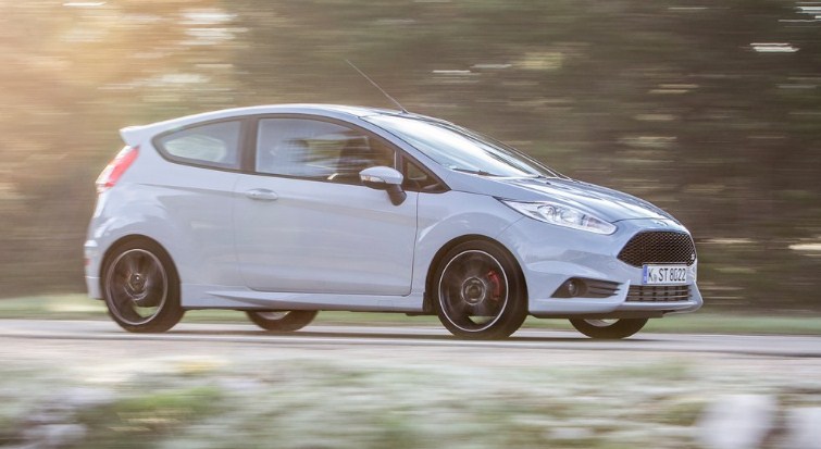 2017 Ford Fiesta ST200 Redesign, Specs, Price, Colors, Interior
